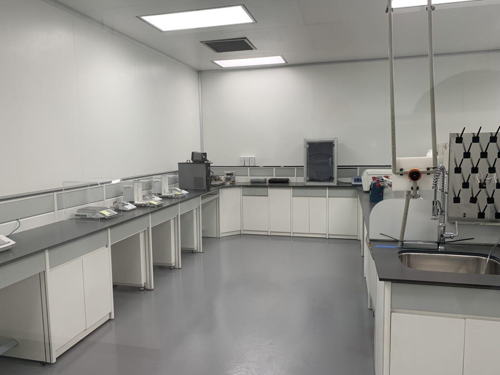 Cleanroom Case Studies - ACH Engineering | Project Portfolio
